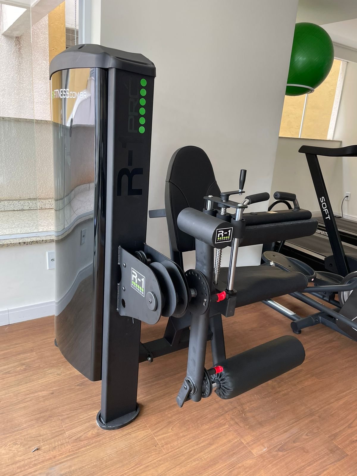 Extensora/ Flexora Pró - R‐1 Fitness